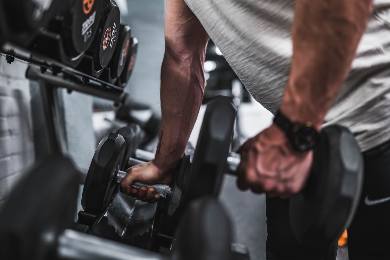 Top 8 Online Fitness Influencers - Debu Magazine