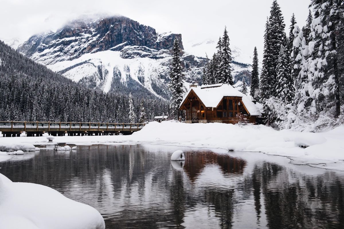 Exploring Canada’s Best Luxury Winter Escapes - Debu Magazine