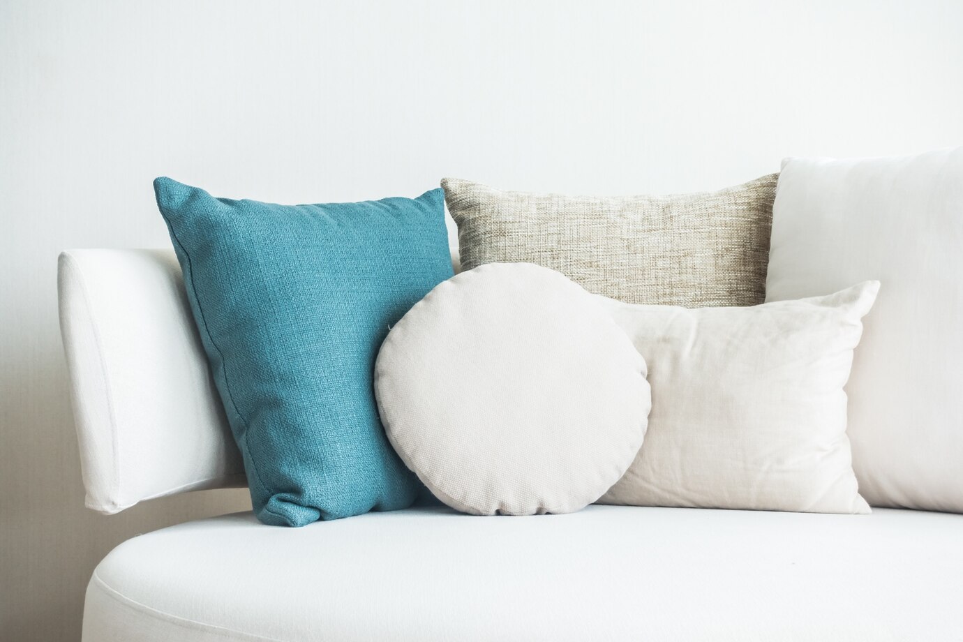 Throw Pillow Styling Rules from Studio McGee - Debu Magazine