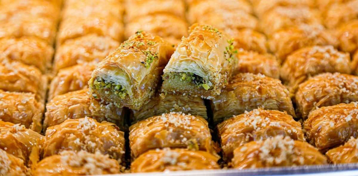 Afghan Baghlawa - Debu Magazine